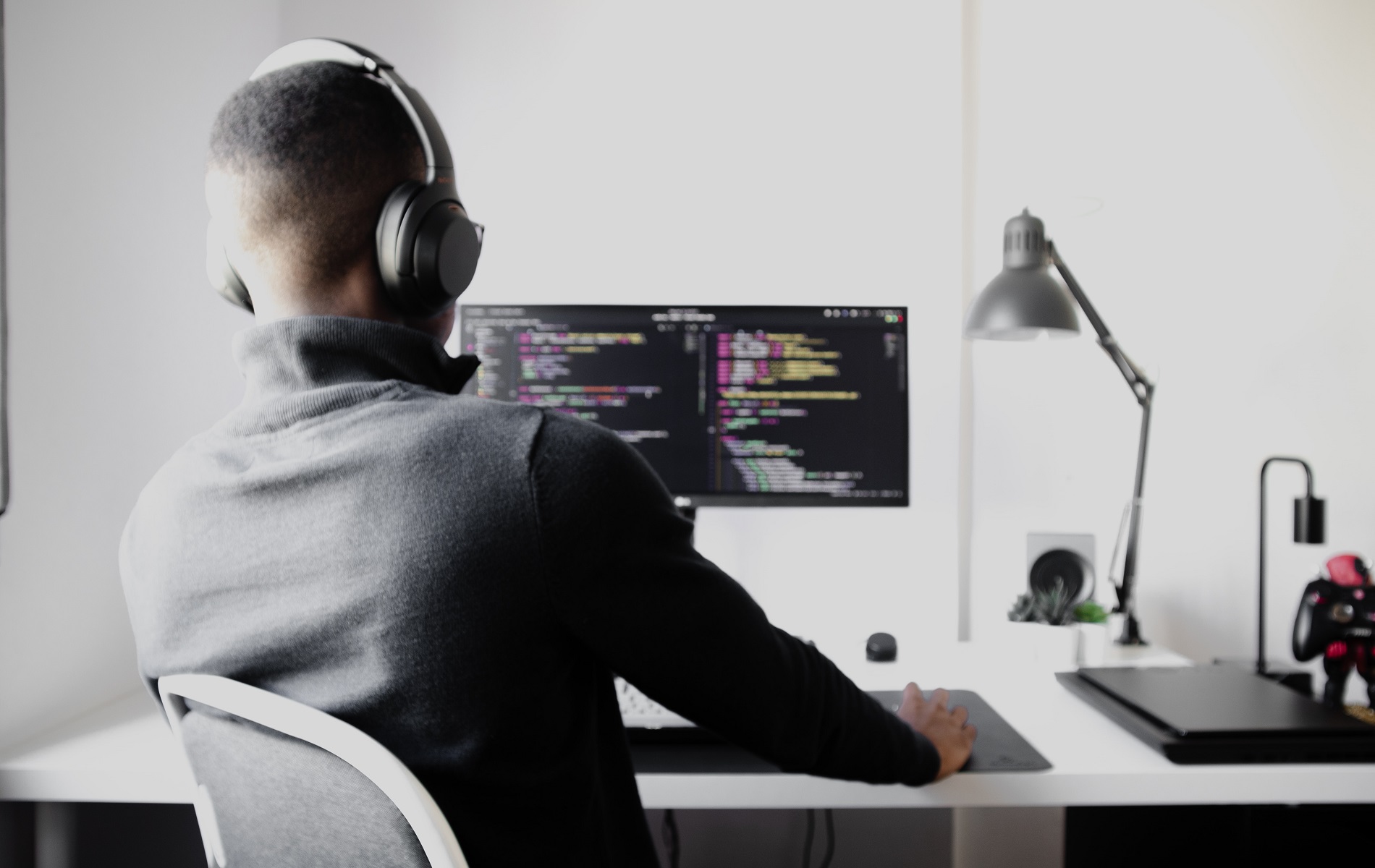 Praca w Apollogic – rozwiń swoją karierę w IT